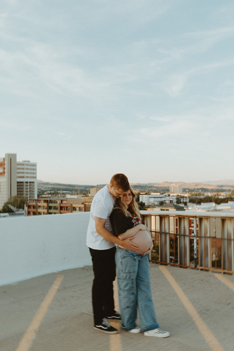 Rooftop Maternity Photoshoot | Kat & Alex - emmawynnpaul.com