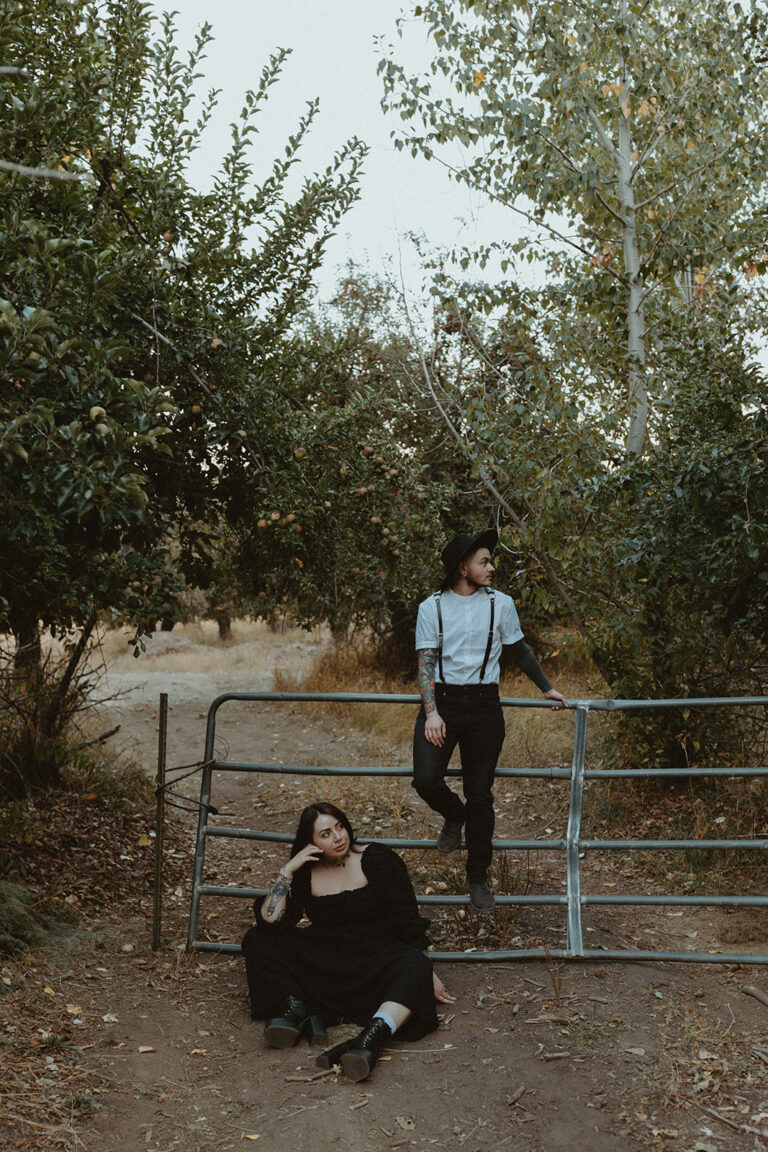 Spooky Anniversary Session | S & K - emmawynnpaul.com