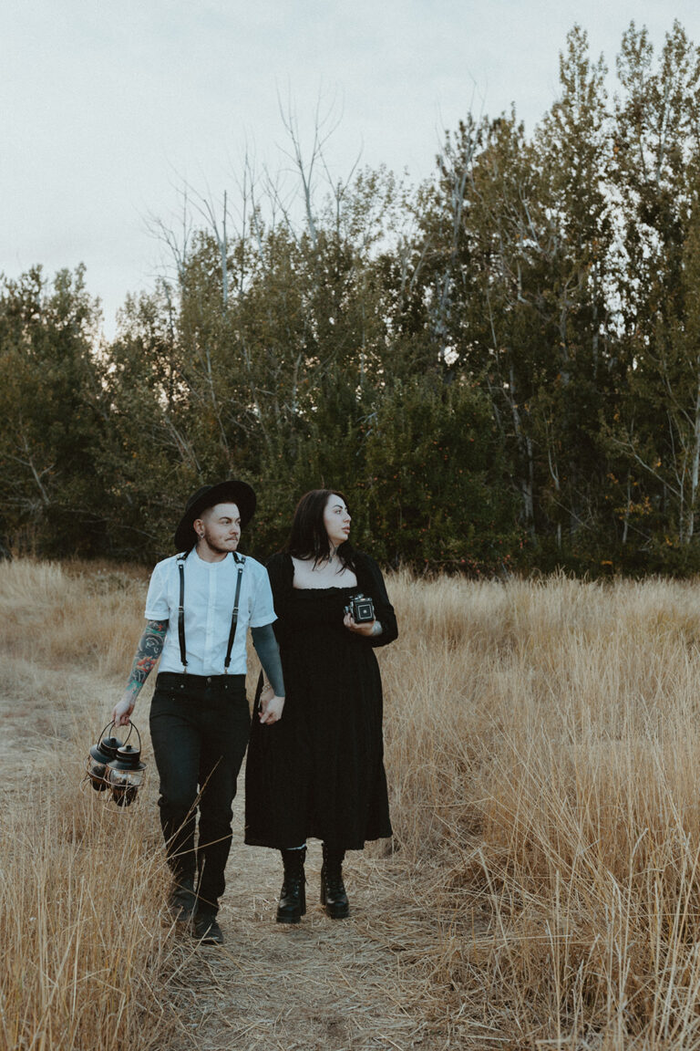 Spooky Anniversary Session | S & K - emmawynnpaul.com