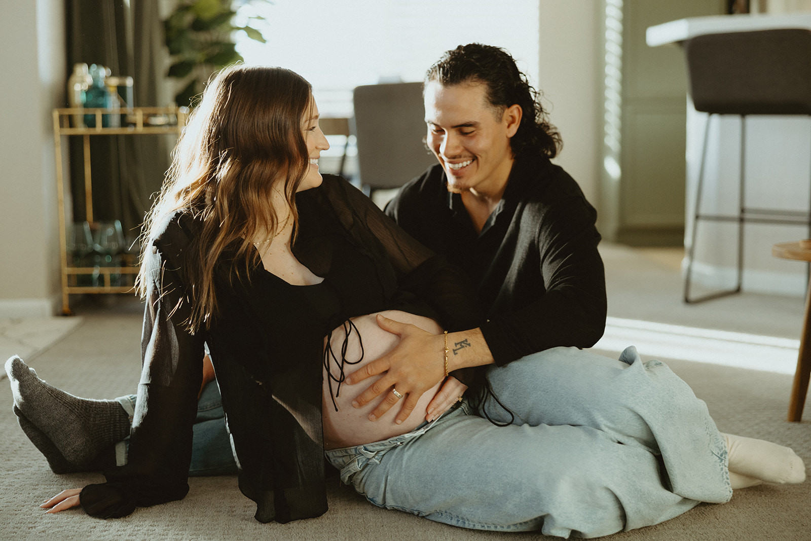 In-Home Maternity Session | Kiley & Ivan - emmawynnpaul.com