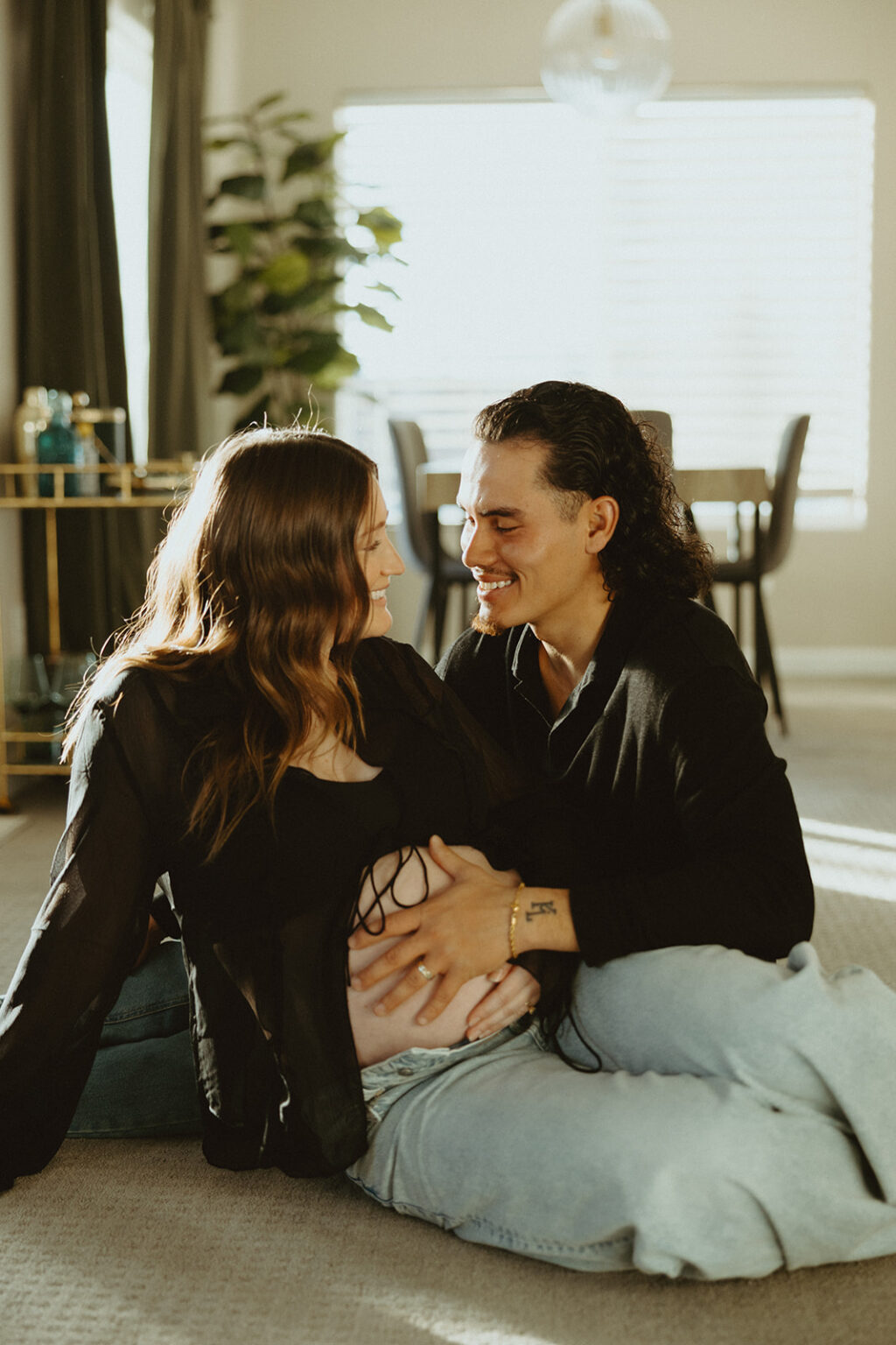 In-Home Maternity Session | Kiley & Ivan - emmawynnpaul.com